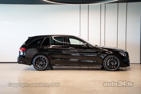 Black Mercedes-Benz C-Class 2018 in Tallinn, with an engine capacity of 3.00 L and mileage of 11 thousand km for 45880 €, photo 6 on AUTOMOTO.COM.LV
