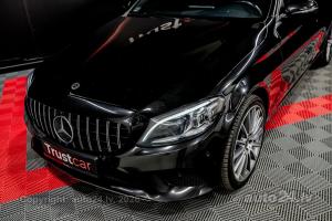 Black Mercedes-Benz C-Class 2018 in Parnu, with an engine capacity of 2.00 L and mileage of 297 thousand km for 15999 €, photo 4 on AUTOMOTO.COM.LV