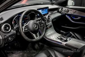 Black Mercedes-Benz C-Class 2018 in Parnu, with an engine capacity of 2.00 L and mileage of 297 thousand km for 15999 €, photo 18 on AUTOMOTO.COM.LV