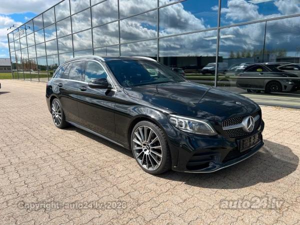 Melns Mercedes-Benz C-Class 2018 Tallina, ar dzinēja tilpumu 2.00 L un nobraukumu 273 tūkst. km par 15700 €, foto 1 vietnē AUTOMOTO.COM.LV