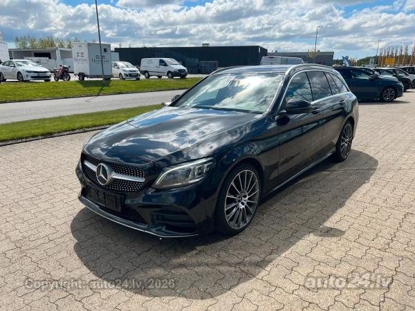 Melns Mercedes-Benz C-Class 2018 Tallina, ar dzinēja tilpumu 2.00 L un nobraukumu 273 tūkst. km par 15700 €, foto 2 vietnē AUTOMOTO.COM.LV