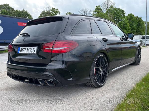 Black Mercedes-Benz C-Class 2018 in Viljandi, with an engine capacity of 2.00 L and mileage of 231 thousand km for 19999 €, photo 3 on AUTOMOTO.COM.LV