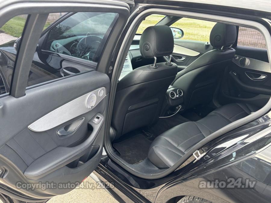 Melns Mercedes-Benz C-Class 2018 Viljandi, ar dzinēja tilpumu 2.00 L un nobraukumu 231 tūkst. km par 19999 €, foto 10 vietnē AUTOMOTO.COM.LV