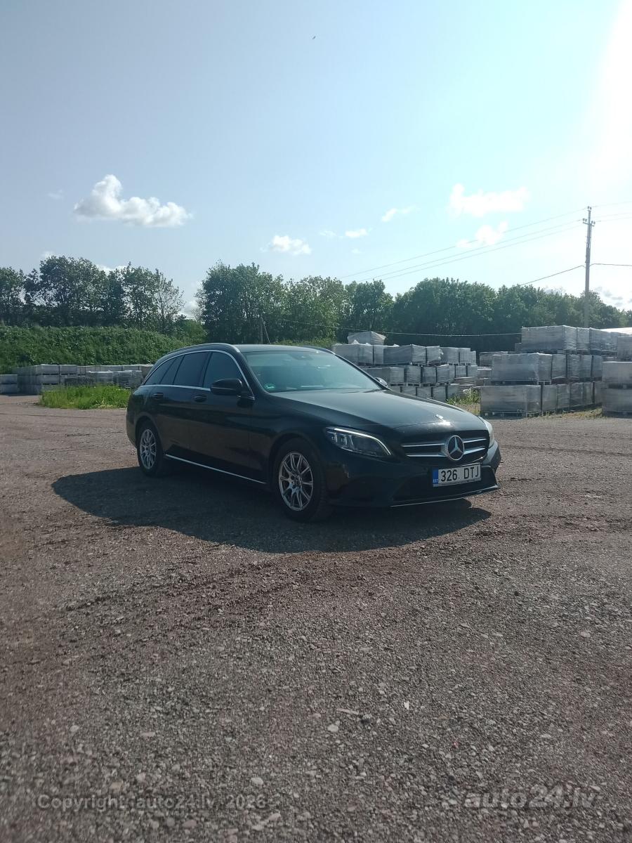Melns Mercedes-Benz C-Class 2018 Rakvere, ar dzinēja tilpumu 2.00 L un nobraukumu 256 tūkst. km par 12800 €, foto 3 vietnē AUTOMOTO.COM.LV