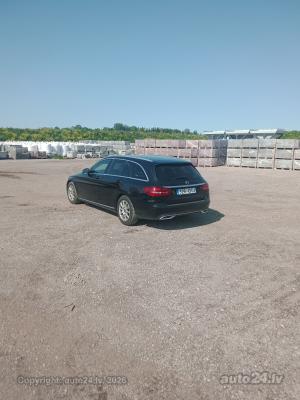 Melns Mercedes-Benz C-Class 2018 Rakvere, ar dzinēja tilpumu 2.00 L un nobraukumu 256 tūkst. km par 12800 €, foto 4 vietnē AUTOMOTO.COM.LV