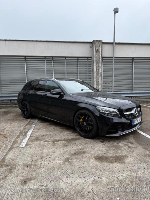 Melns Mercedes-Benz C-Class 2018 Tallina, ar dzinēja tilpumu 2.00 L un nobraukumu 220 tūkst. km par 19500 €, foto 1 vietnē AUTOMOTO.COM.LV