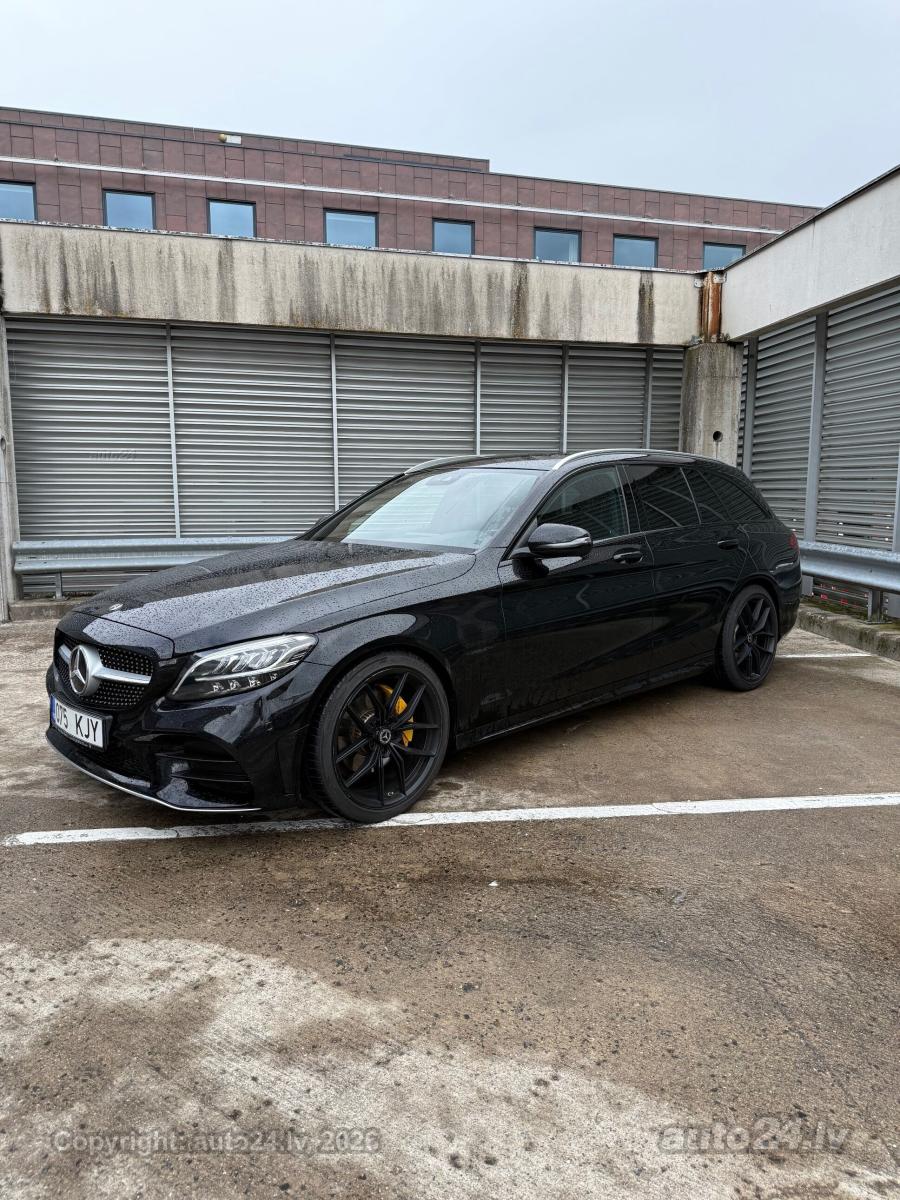 Black Mercedes-Benz C-Class 2018 in Tallinn, with an engine capacity of 2.00 L and mileage of 220 thousand km for 19500 €, photo 3 on AUTOMOTO.COM.LV