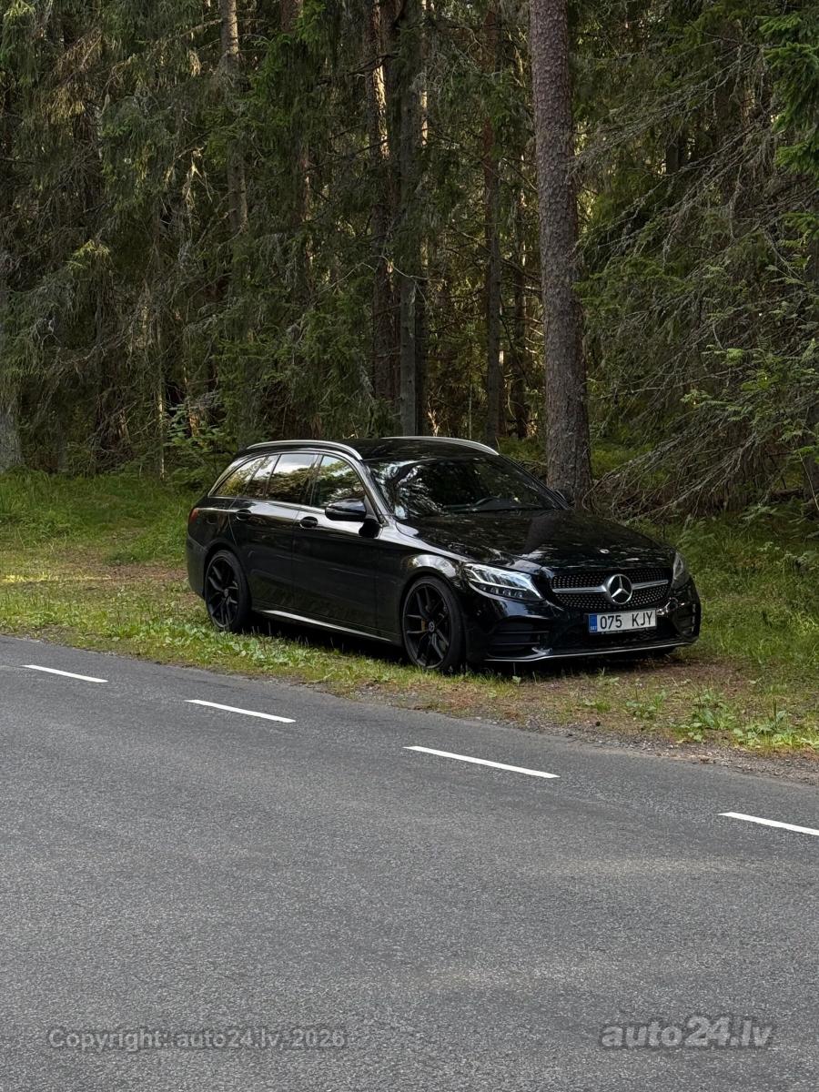 Black Mercedes-Benz C-Class 2018 in Tallinn, with an engine capacity of 2.00 L and mileage of 220 thousand km for 19500 €, photo 13 on AUTOMOTO.COM.LV