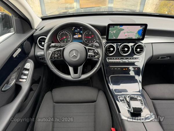 Melns Mercedes-Benz C-Class 2019 Tallina, ar dzinēja tilpumu 2.00 L un nobraukumu 101 tūkst. km par 21990 €, foto 4 vietnē AUTOMOTO.COM.LV