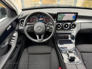 Melns Mercedes-Benz C-Class 2019 Tallina, ar dzinēja tilpumu 2.00 L un nobraukumu 101 tūkst. km par 21990 €, foto 4 vietnē AUTOMOTO.COM.LV
