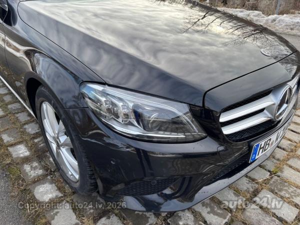 Black Mercedes-Benz C-Class 2019 in Tallinn, with an engine capacity of 8.10 L and mileage of 99 thousand km for 21265 €, photo 7 on AUTOMOTO.COM.LV