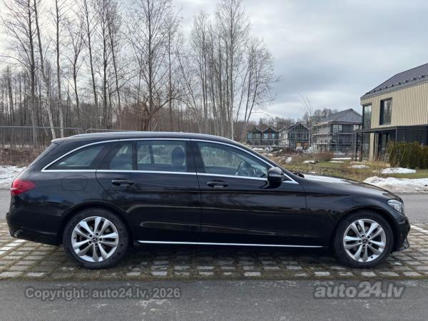 Black Mercedes-Benz C-Class 2019 in Tallinn, with an engine capacity of 8.10 L and mileage of 99 thousand km for 21265 €, photo 9 on AUTOMOTO.COM.LV