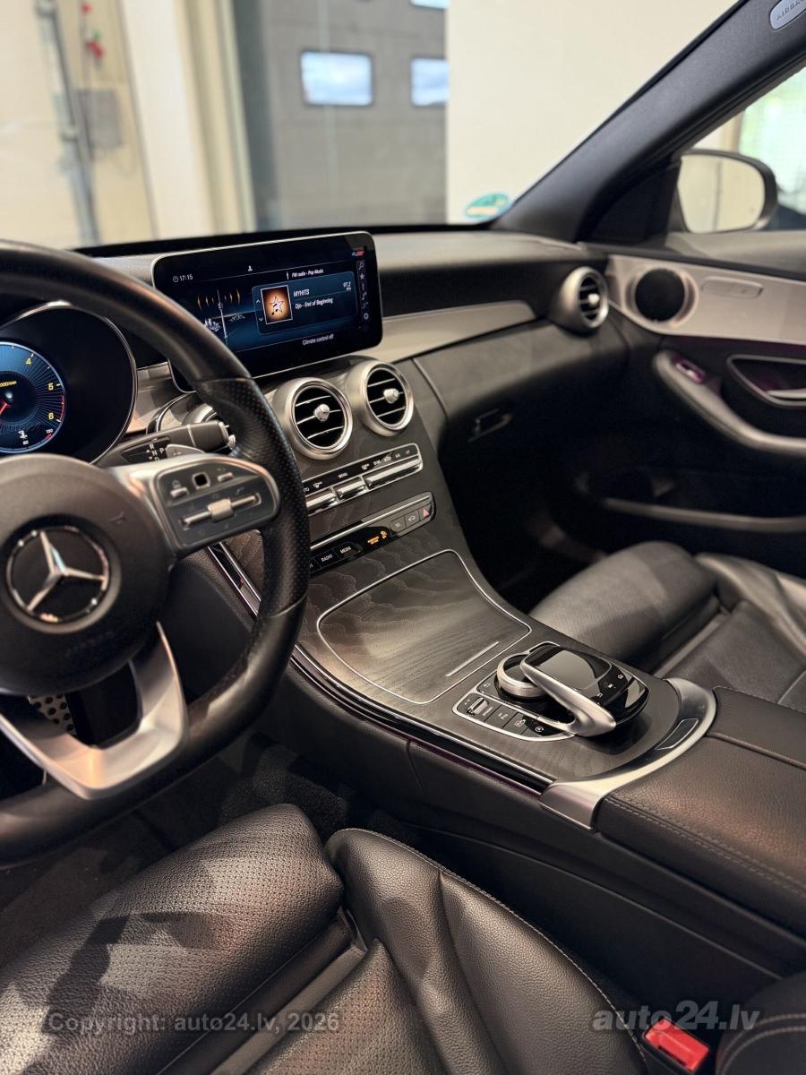 Melns Mercedes-Benz C-Class 2019 Tallina, ar dzinēja tilpumu 0.00 L un nobraukumu 118 tūkst. km par 21900 €, foto 9 vietnē AUTOMOTO.COM.LV