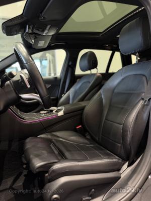 Melns Mercedes-Benz C-Class 2019 Tallina, ar dzinēja tilpumu 0.00 L un nobraukumu 118 tūkst. km par 21900 €, foto 12 vietnē AUTOMOTO.COM.LV