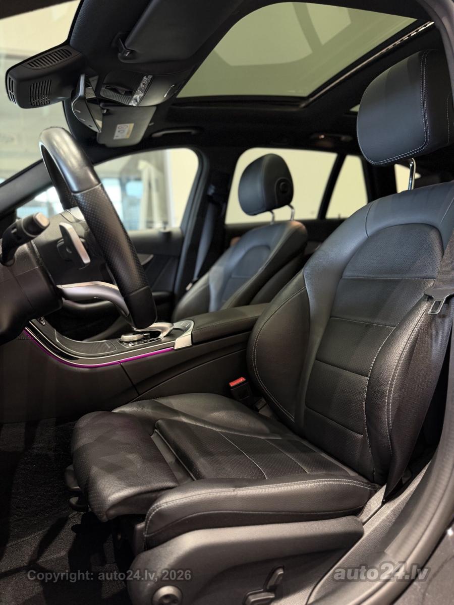 Melns Mercedes-Benz C-Class 2019 Tallina, ar dzinēja tilpumu 0.00 L un nobraukumu 118 tūkst. km par 21900 €, foto 12 vietnē AUTOMOTO.COM.LV