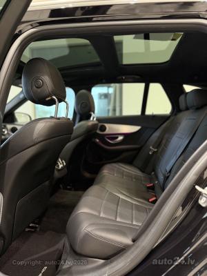 Melns Mercedes-Benz C-Class 2019 Tallina, ar dzinēja tilpumu 0.00 L un nobraukumu 118 tūkst. km par 21900 €, foto 14 vietnē AUTOMOTO.COM.LV