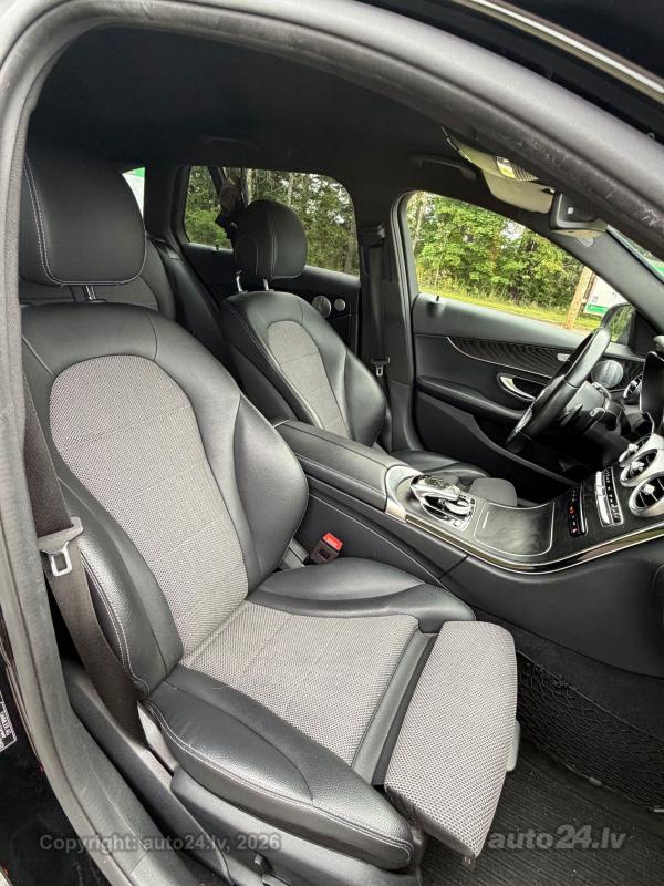 Mercedes-Benz C-Class 2019 Tallina vietnÄ Melns Mercedes-Benz C-Class 2019 Tallina, ar dzinÄja tilpumu 2.00 L un nobraukumu 226 tÅ«kst. km par 18500 ā¬, foto 8 vietnÄ AUTOMOTO.COM.LV