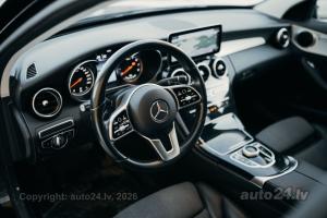 Black Mercedes-Benz C-Class 2020 in Tartu, with an engine capacity of 2.00 L and mileage of 159 thousand km for 22999 €, photo 8 on AUTOMOTO.COM.LV