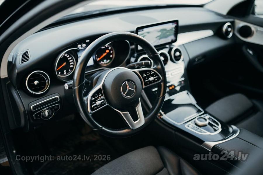 Black Mercedes-Benz C-Class 2020 in Tartu, with an engine capacity of 2.00 L and mileage of 159 thousand km for 22999 €, photo 8 on AUTOMOTO.COM.LV