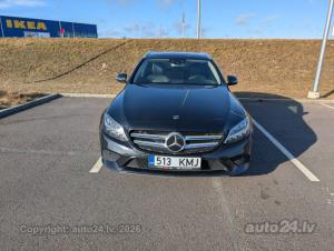 Melns Mercedes-Benz C-Class 2020 Tallina, ar dzinēja tilpumu 2.00 L un nobraukumu 168 tūkst. km par 21500 €, foto  vietnē AUTOMOTO.COM.LV