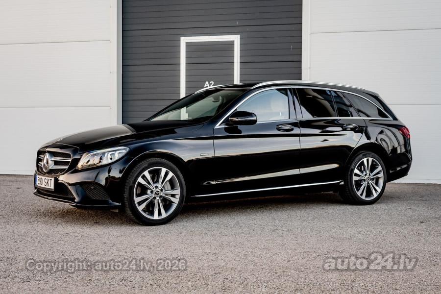 Black Mercedes-Benz C-Class 2020 in Parnu, with an engine capacity of 2.00 L and mileage of 132 thousand km for 21490 €, photo 4 on AUTOMOTO.COM.LV
