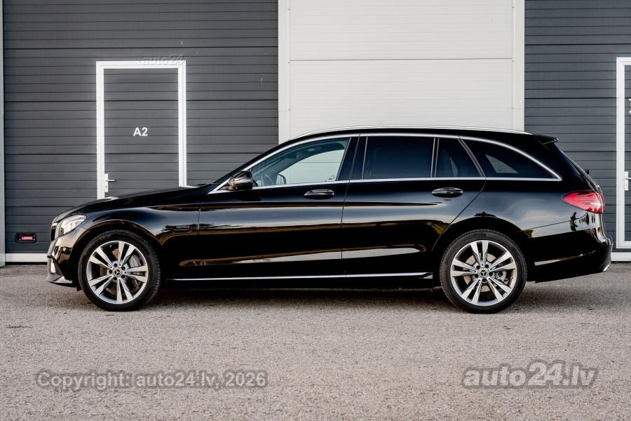Black Mercedes-Benz C-Class 2020 in Parnu, with an engine capacity of 2.00 L and mileage of 132 thousand km for 21490 €, photo 5 on AUTOMOTO.COM.LV