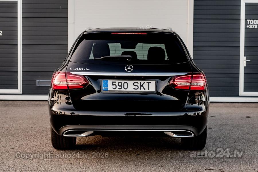Black Mercedes-Benz C-Class 2020 in Parnu, with an engine capacity of 2.00 L and mileage of 132 thousand km for 21490 €, photo 6 on AUTOMOTO.COM.LV