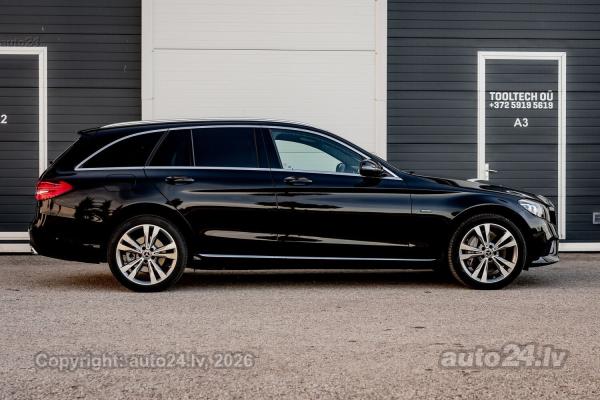 Мерседес Ц-Класс 2020 в Пярну на AUTOMOTO.COM.LV Черный Мерседес Ц-Класс 2020 в Пярну, объемом двигателя 2.00 л и пробегом 132 тыс. км за 21490 €, фото 8 на AUTOMOTO.COM.LV