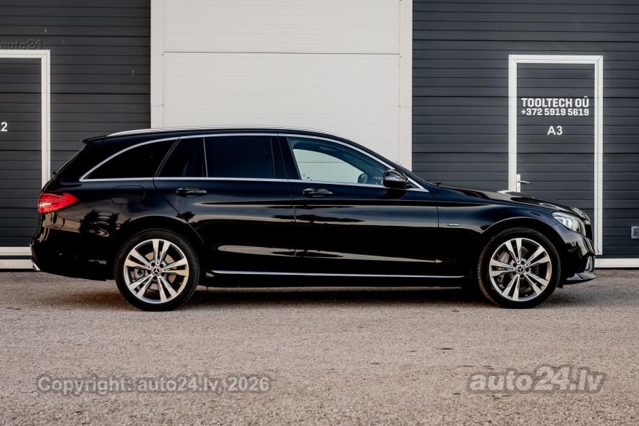 Black Mercedes-Benz C-Class 2020 in Parnu, with an engine capacity of 2.00 L and mileage of 132 thousand km for 21490 €, photo 8 on AUTOMOTO.COM.LV