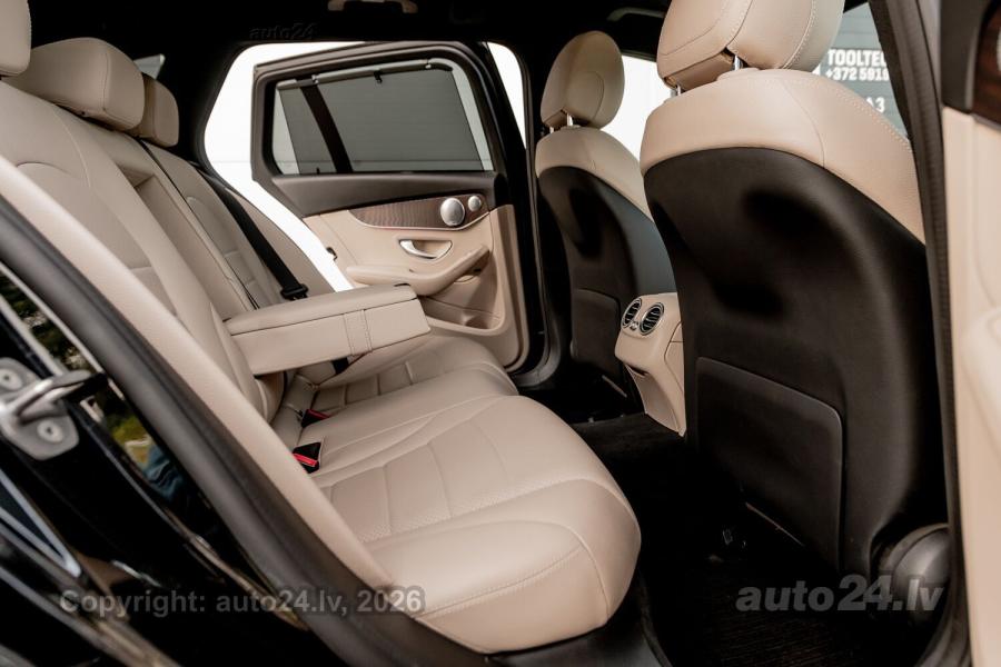 Black Mercedes-Benz C-Class 2020 in Parnu, with an engine capacity of 2.00 L and mileage of 132 thousand km for 21490 €, photo 13 on AUTOMOTO.COM.LV