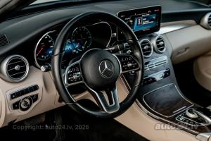 Black Mercedes-Benz C-Class 2020 in Parnu, with an engine capacity of 2.00 L and mileage of 132 thousand km for 21490 €, photo 14 on AUTOMOTO.COM.LV