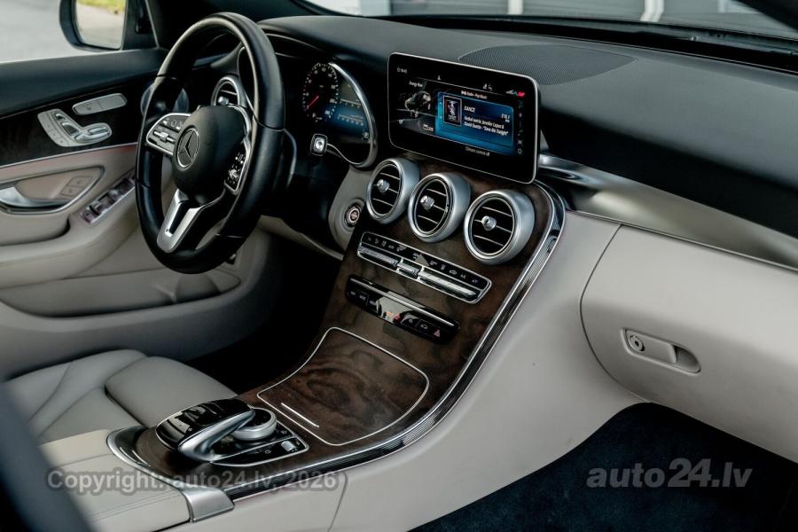 Black Mercedes-Benz C-Class 2020 in Parnu, with an engine capacity of 2.00 L and mileage of 132 thousand km for 21490 €, photo 16 on AUTOMOTO.COM.LV