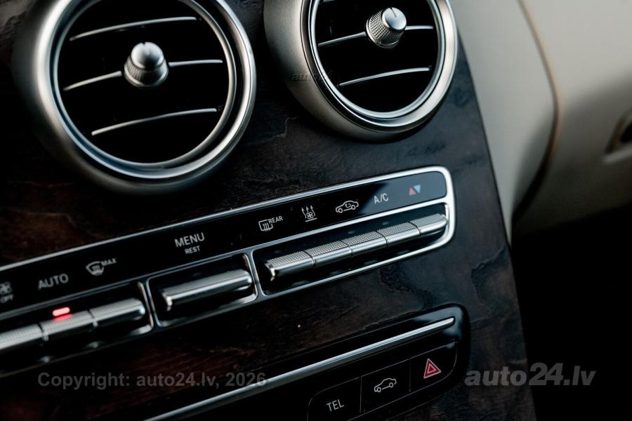 Black Mercedes-Benz C-Class 2020 in Parnu, with an engine capacity of 2.00 L and mileage of 132 thousand km for 21490 €, photo 20 on AUTOMOTO.COM.LV