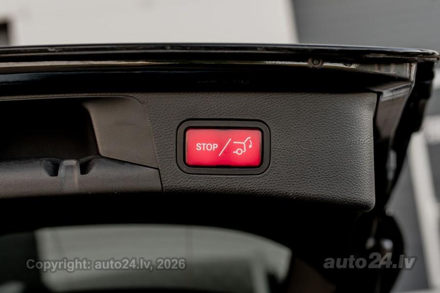 Black Mercedes-Benz C-Class 2020 in Parnu, with an engine capacity of 2.00 L and mileage of 132 thousand km for 21490 €, photo 27 on AUTOMOTO.COM.LV