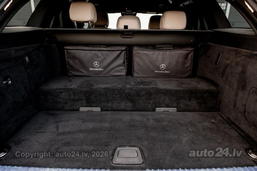 Black Mercedes-Benz C-Class 2020 in Parnu, with an engine capacity of 2.00 L and mileage of 132 thousand km for 21490 €, photo 28 on AUTOMOTO.COM.LV