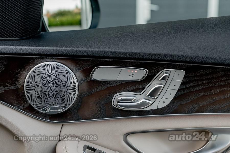Black Mercedes-Benz C-Class 2020 in Parnu, with an engine capacity of 2.00 L and mileage of 132 thousand km for 21490 €, photo 29 on AUTOMOTO.COM.LV