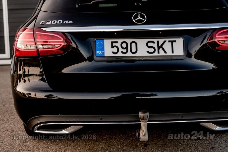 Black Mercedes-Benz C-Class 2020 in Parnu, with an engine capacity of 2.00 L and mileage of 132 thousand km for 21490 €, photo 30 on AUTOMOTO.COM.LV