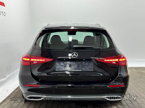 Melns Mercedes-Benz C-Class 2022 Tartu, ar dzinēja tilpumu 2.00 L un nobraukumu 77 tūkst. km par 35800 €, foto 4 vietnē AUTOMOTO.COM.LV