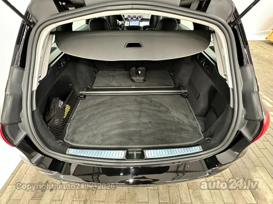 Black Mercedes-Benz C-Class 2022 in Tartu, with an engine capacity of 2.00 L and mileage of 84 thousand km for 33700 €, photo 16 on AUTOMOTO.COM.LV