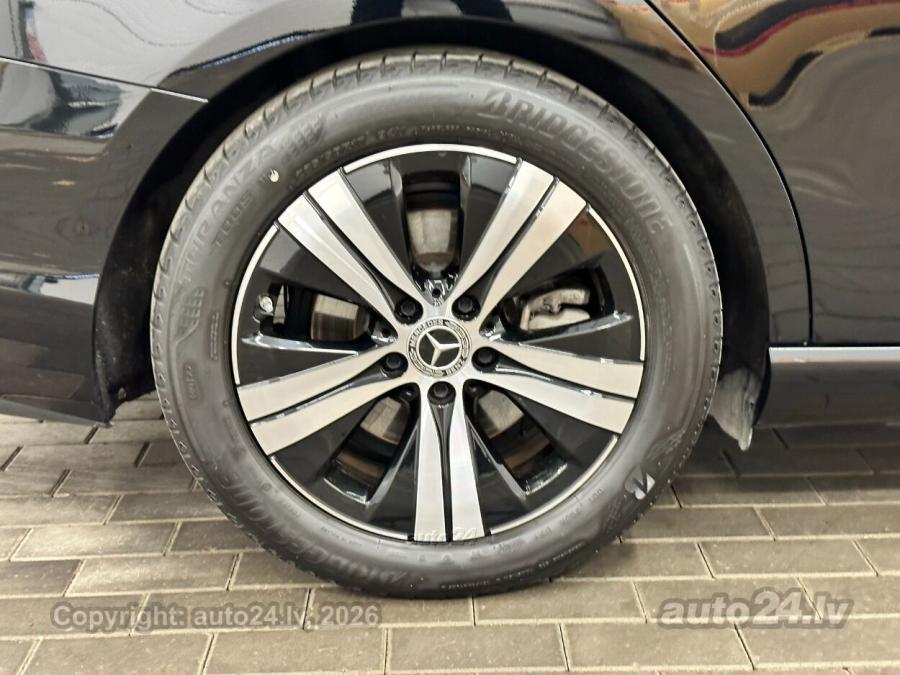Black Mercedes-Benz C-Class 2022 in Tartu, with an engine capacity of 2.00 L and mileage of 84 thousand km for 33700 €, photo 17 on AUTOMOTO.COM.LV