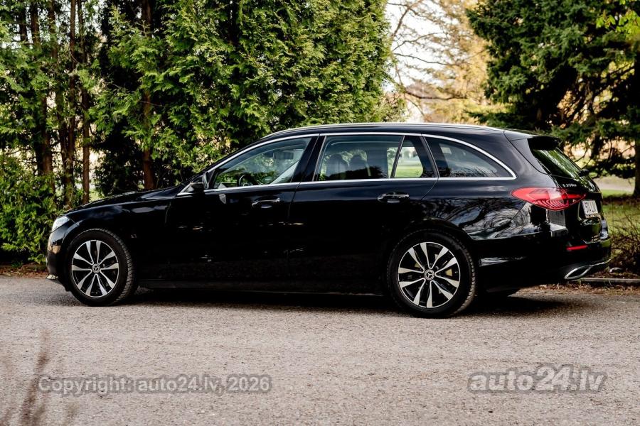 Black Mercedes-Benz C-Class 2022 in Parnu, with an engine capacity of 2.00 L and mileage of 206 thousand km for 22950 €, photo 5 on AUTOMOTO.COM.LV