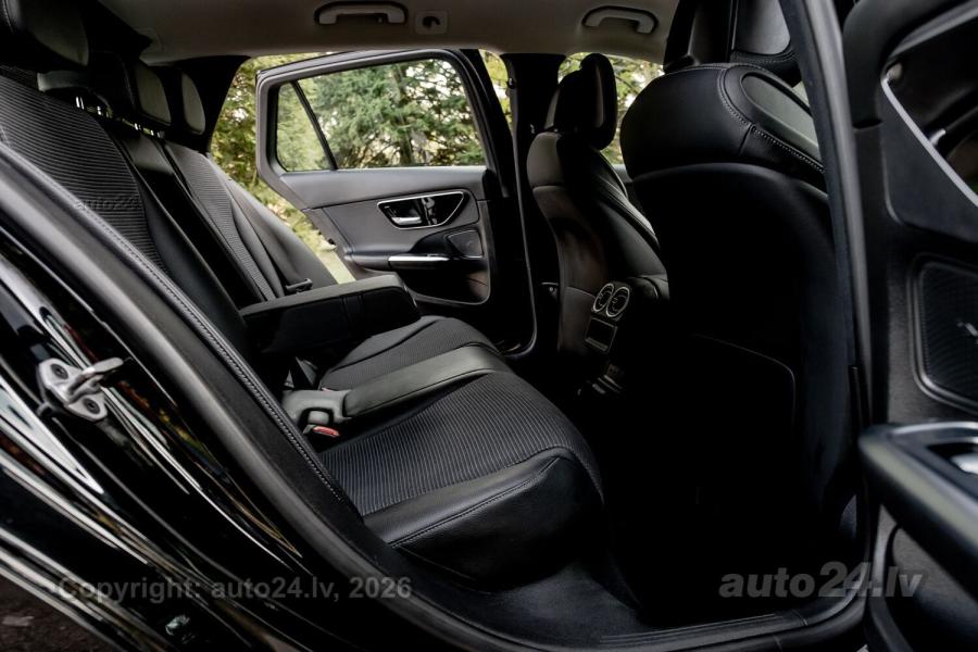 Black Mercedes-Benz C-Class 2022 in Parnu, with an engine capacity of 2.00 L and mileage of 206 thousand km for 22950 €, photo 9 on AUTOMOTO.COM.LV