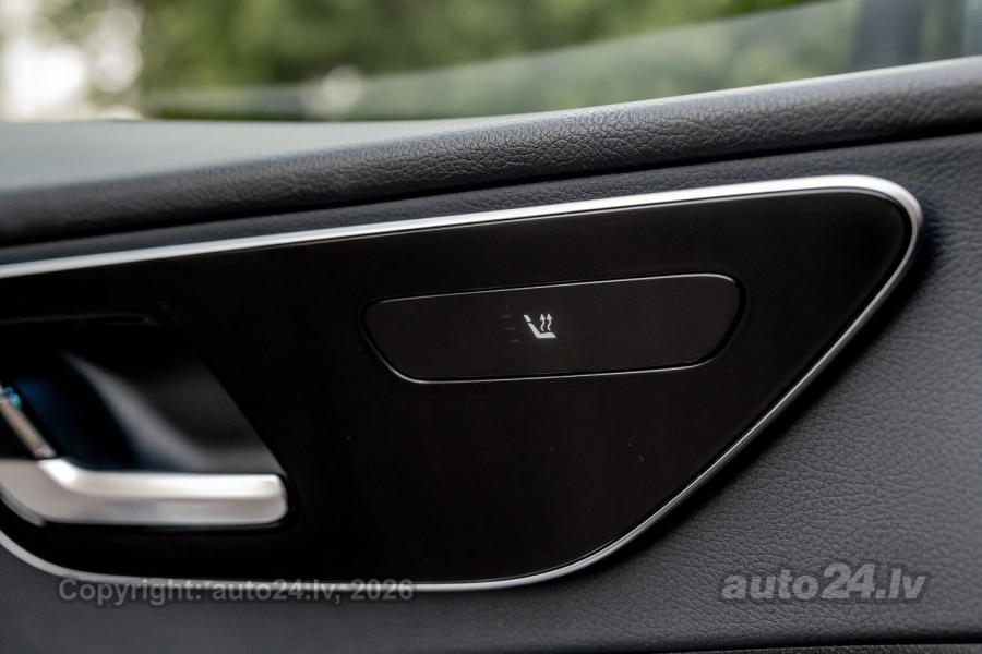 Black Mercedes-Benz C-Class 2022 in Parnu, with an engine capacity of 2.00 L and mileage of 206 thousand km for 22950 €, photo 22 on AUTOMOTO.COM.LV