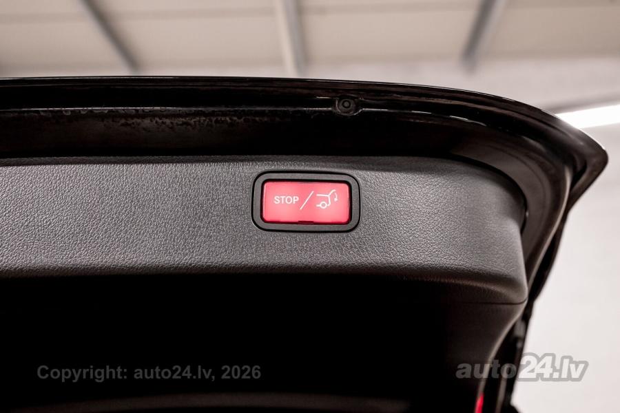 Черный Мерседес Ц-Класс 2022 в Пярну, объемом двигателя 2.00 л и пробегом 261 тыс. км за 19990 €, фото 29 на AUTOMOTO.COM.LV