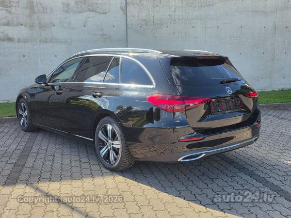 Black Mercedes-Benz C-Class 2022 in Viljandi, with an engine capacity of 2.00 L and mileage of 142 thousand km for 22999 €, photo 4 on AUTOMOTO.COM.LV