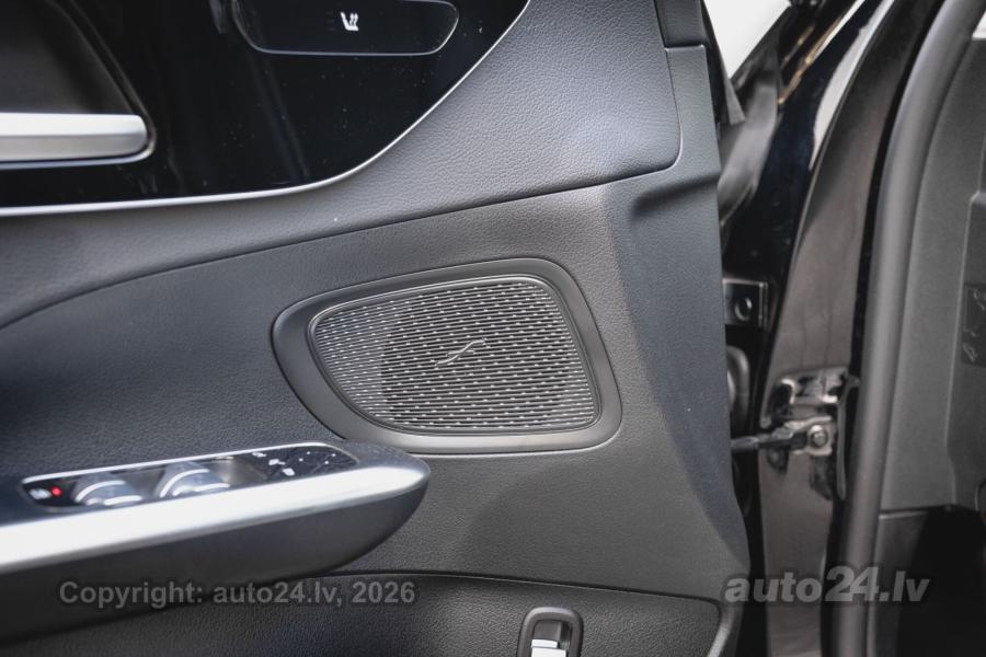 Black Mercedes-Benz C-Class 2022 in Tartu, with an engine capacity of 2.00 L and mileage of 244 thousand km for 19499 €, photo 27 on AUTOMOTO.COM.LV