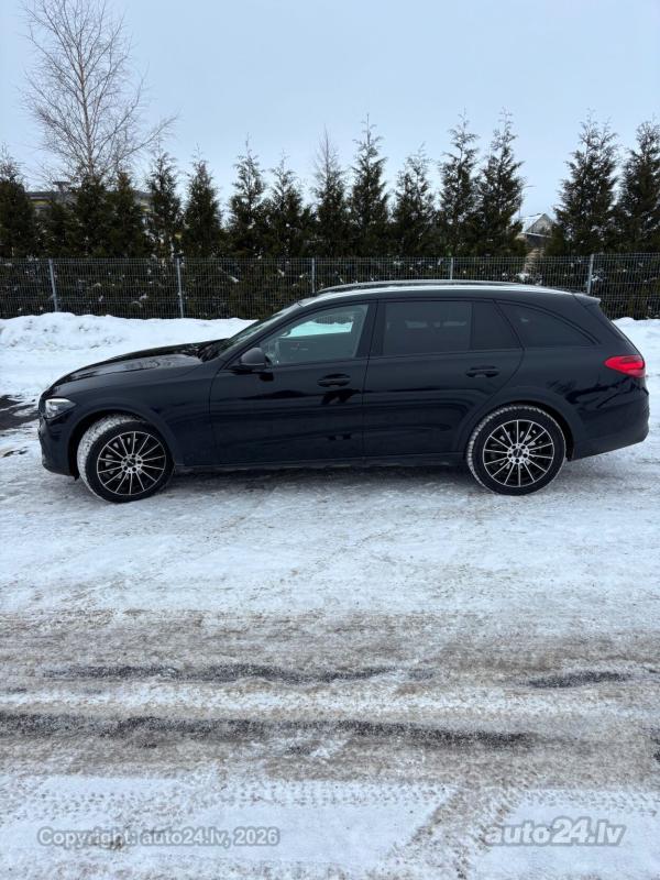 Black Mercedes-Benz C-Class 2023 in Tallinn, with an engine capacity of 2.00 L and mileage of 40 thousand km for 43250 €, photo 4 on AUTOMOTO.COM.LV