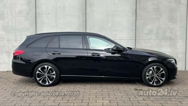 Black Mercedes-Benz C-Class 2023 in Tallinn, with an engine capacity of 2.00 L and mileage of 66 thousand km for 32990 €, photo 4 on AUTOMOTO.COM.LV