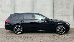 Melns Mercedes-Benz C-Class 2023 Tallina, ar dzinēja tilpumu 2.00 L un nobraukumu 66 tūkst. km par 32990 €, foto 4 vietnē AUTOMOTO.COM.LV