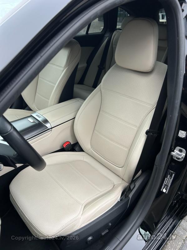 Black Mercedes-Benz C-Class 2023 in Tallinn, with an engine capacity of 2.00 L and mileage of 66 thousand km for 32990 €, photo 10 on AUTOMOTO.COM.LV